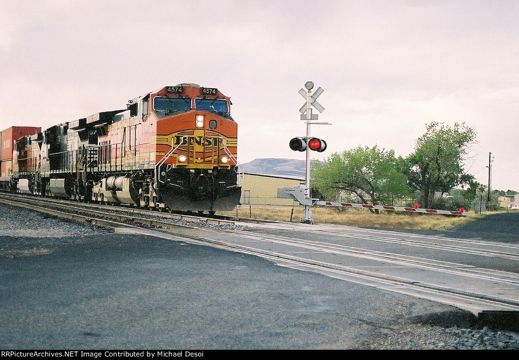 BNSF C44-9W #4574 leads an eastbound across Don Felipe Rd.